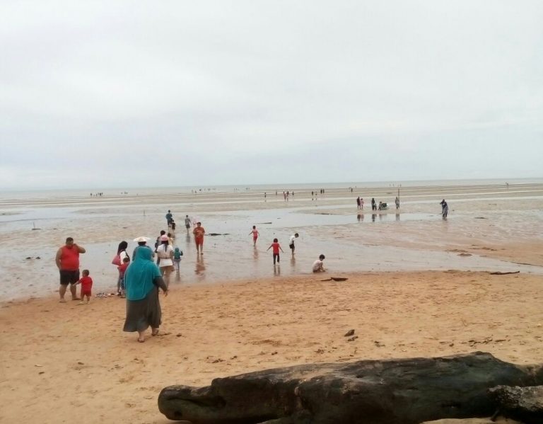 Tempat Wisata Pantai ­Ulingan Yang Menarik ­Untuk Dikunjugi ...