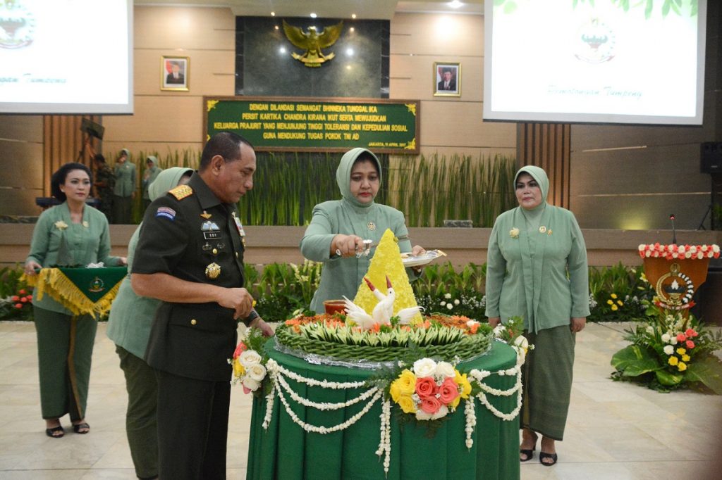 Syukuran HUT Ke 71 Persit Kartika Chandra Kirana di Makostrad – Beritalima.com