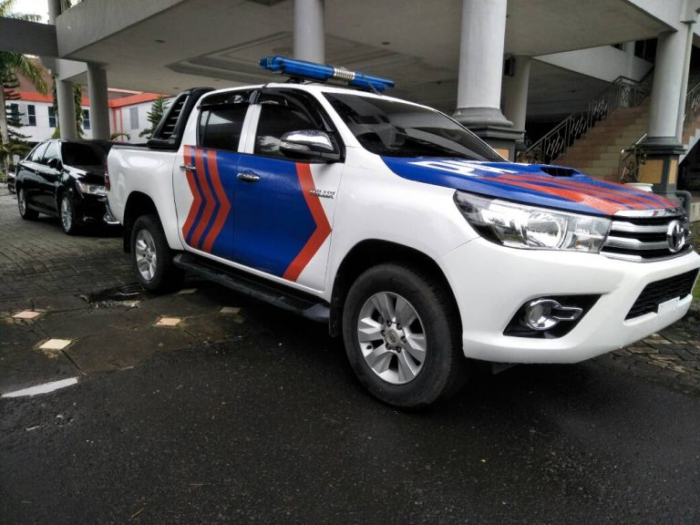 Mobil Satpol PP Untuk Pengawalan Bupati Halbar Dimodifikasi ...