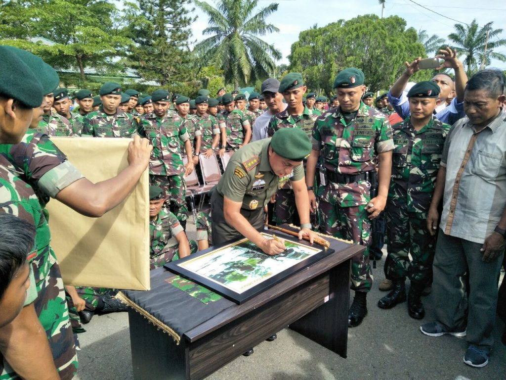 Reuni Akbar Pangkostrad di Yonif Raider 100 – Beritalima.com