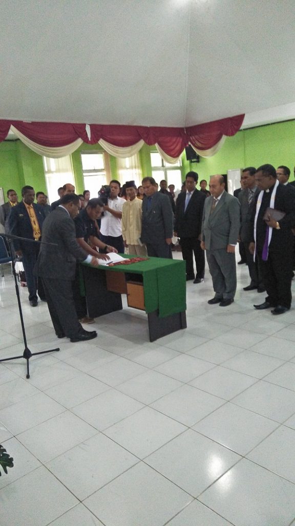 Pelantikan Pimpinan SKPD Oleh Bupati Tambrauw Gabriel Assem, SE, M.Si ...