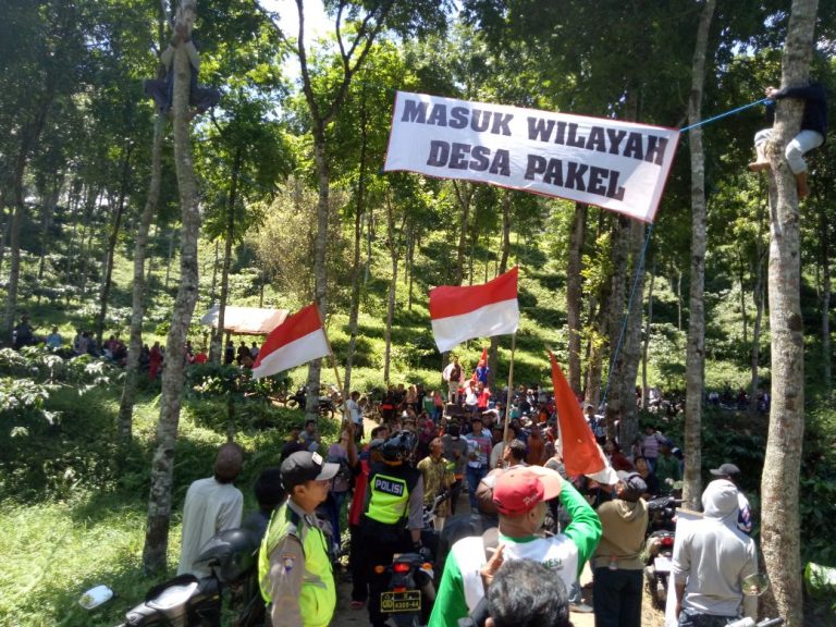Warga Desa Pakel Terus Perjuangkan Hak Atas Tanahnya – Beritalima.com