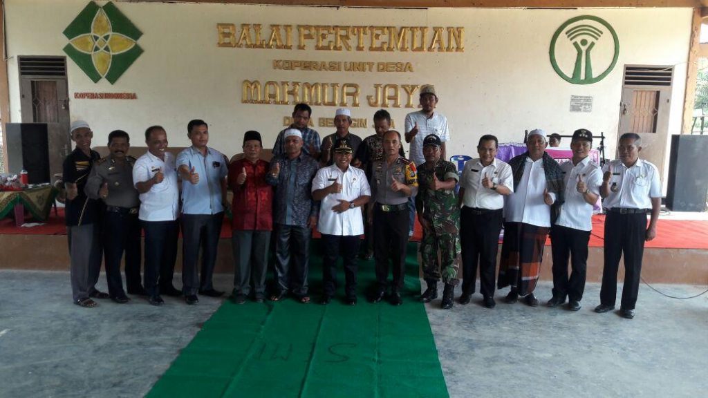 Kapolres Labuhanbatu dan Bupati Labusel Silaturahmi dengan Warga ... Kapolres Labuhanbatu dan Bupati Labusel Silaturahmi dengan Warga ...