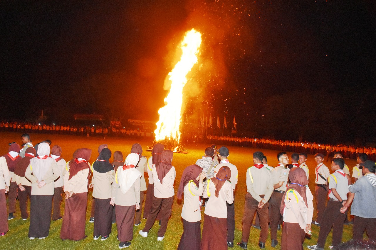 Prosesi Api Unggun Pramuka, Momentum Haru Mengenang Jasa Para Pejuang ...