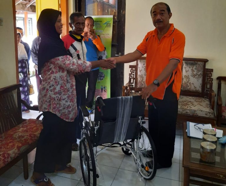 15 Penyandang Disabilitas Terima Bantuan dari Dinsos PPKB PPPA Kabupaten Magelang – Beritalima.com