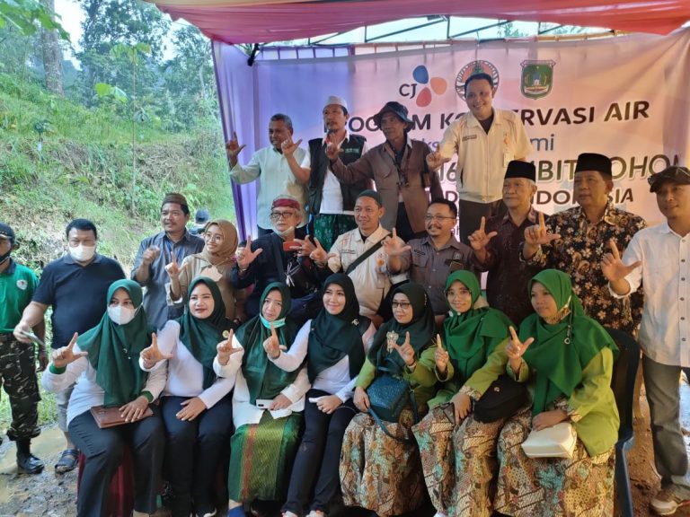 Hari Bakti Rimbawan, CJI Bersama Berbagai Elemen Masyarakat Tanam 16 Ribu Pohon – Beritalima.com