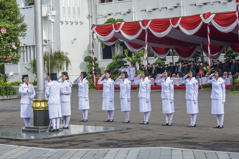 Pimpin Upacara Hari Ibu, Wawali Armuji Tiba-Tiba Ingat Perjuangan Bu ...