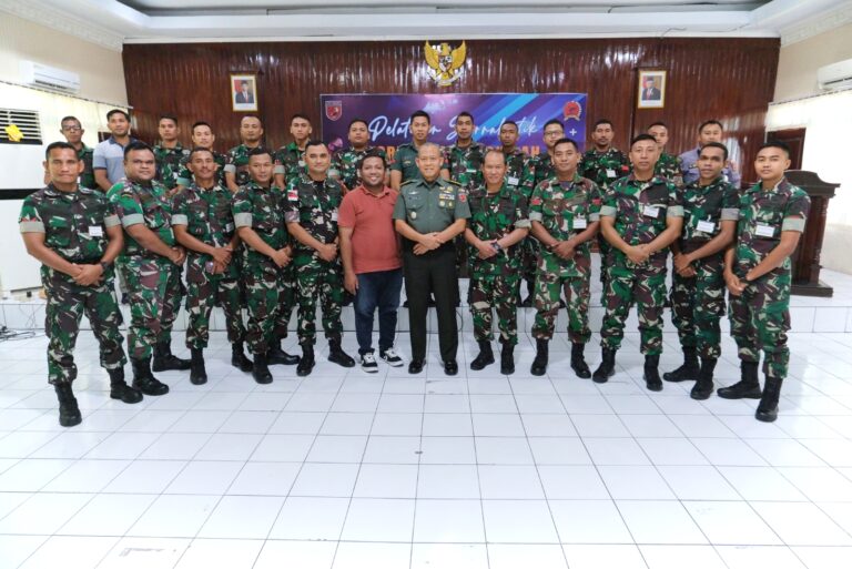 Kasrem 152/Baabullah Tutup Pelatihan Jurnalistik Korem 152/Baabullah TA ...