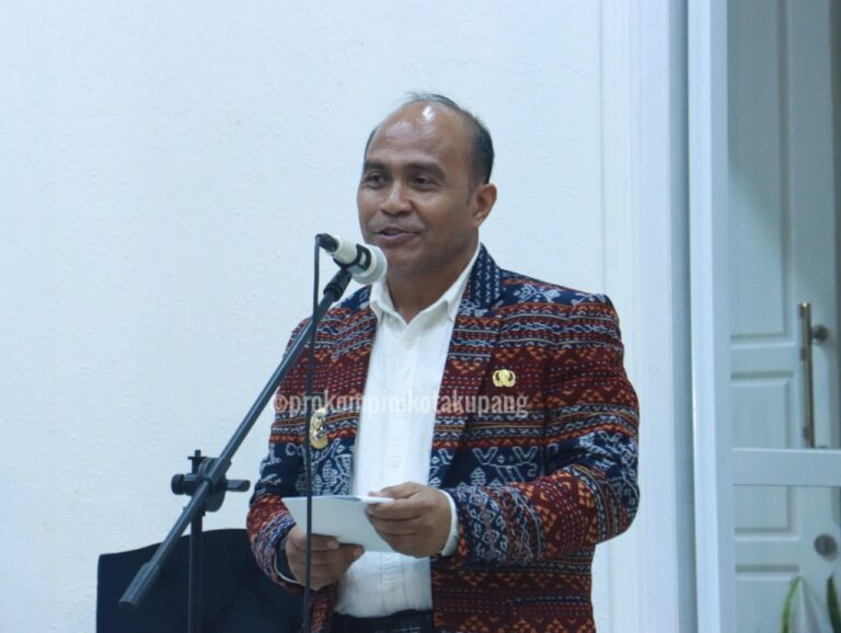 Pj. Wali Kota Kupang Linus Lusi Minta Kebersihan Jadi Fokus Para ...